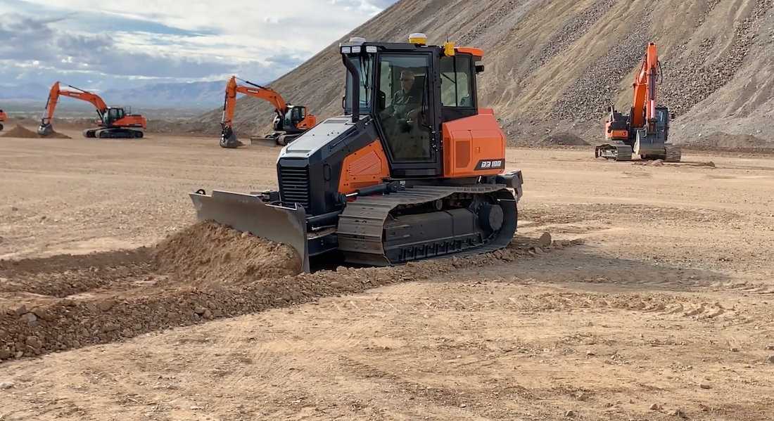 Din 2022, Doosan va intra pe piața buldozerelor - M. EQUIPMENT | Cele ...
